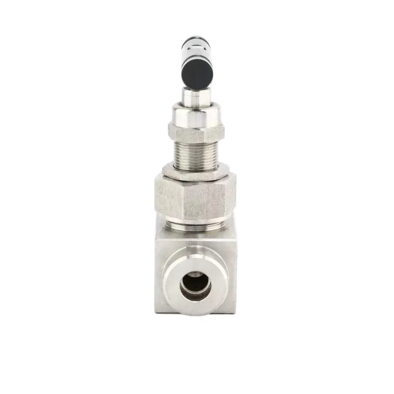 DELCO Manual High Pressure Needle Valve, Stainless Steel / Carbon Steel ...